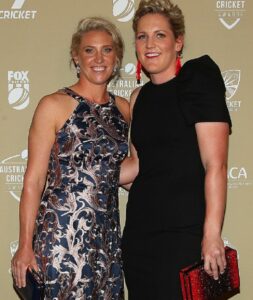 Laura Harris Wiki, Height, Age, Husband/Partner, Family, Biography ...