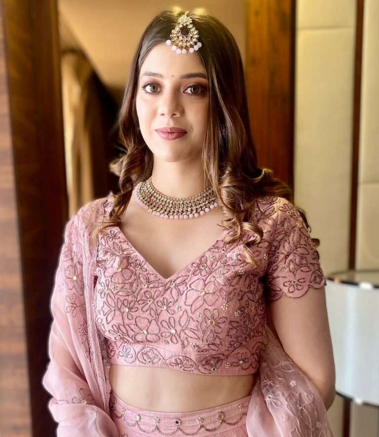 Mittali Parulkar (Shardul Thakur's Wife) Wiki, Age, Family, Biography ...