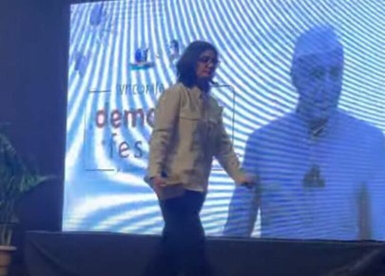 Neha Singh Rathore Wiki, Age, Husband, Family, Biography - WikiBio