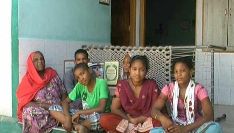 Hirabai Ibrahim Lobi Wiki, Caste, Husband, Family, Children, Biography ...