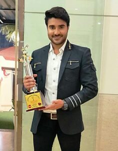 Pradeep Pandey Wiki, Height, Age, Girlfriend, Family, Biography - WikiBio