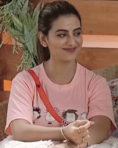 Akshara Singh Wiki, Height, Age, Boyfriend, Family, Biography - WikiBio