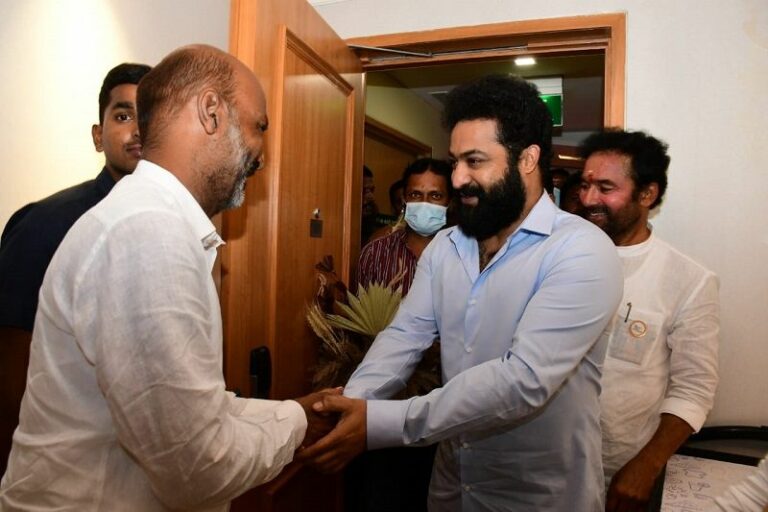 Bandi Sanjay Kumar Wiki, Age, Caste, Wife, Children, Family, Biography ...