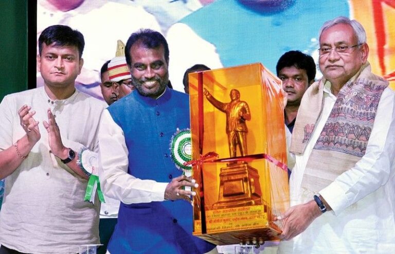 Ajay Alok Wiki, Age, Caste, Wife, Children, Family, Biography & More ...