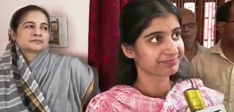 Garima Lohia (UPSC Topper) Wiki, Age, Caste, Family, Biography & More ...