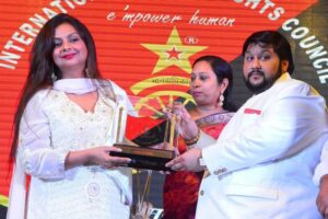 Neelima Azeem Wiki, Age, Husband, Children, Family, Biography & More ...