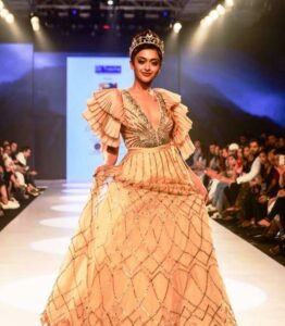 Gayatri Bhardwaj Wiki, Height, Age, Boyfriend, Family, Biography & More ...