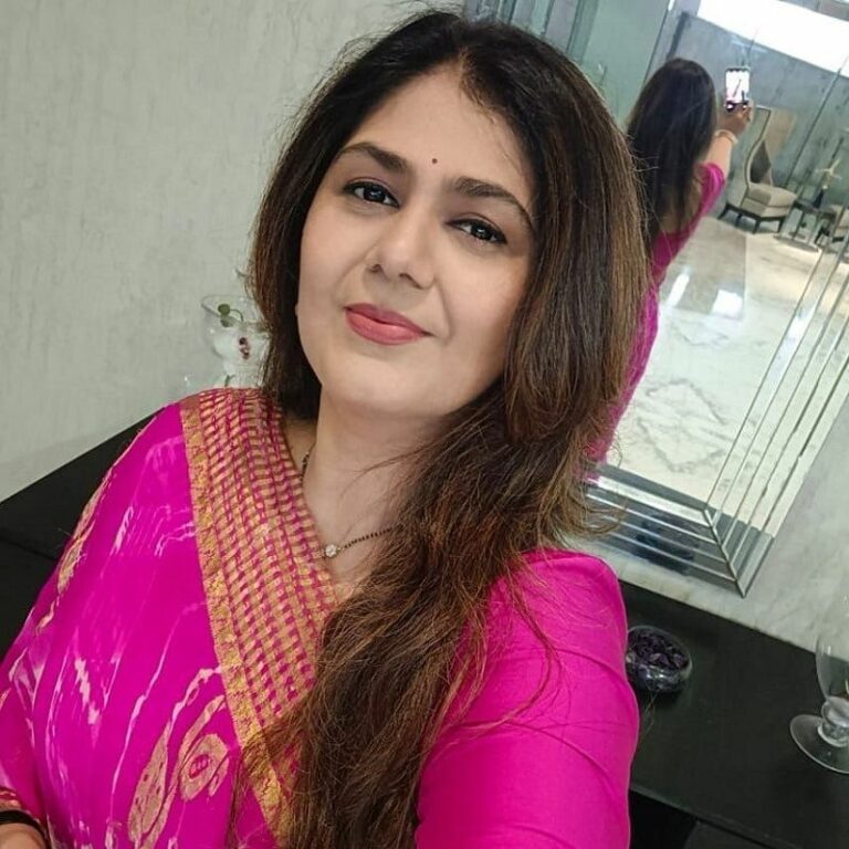 Pankaja Munde Wiki, Age, Caste, Husband, Children, Family, Biography ...