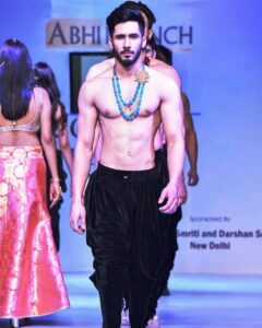 Siwet Tomar (MTV Roadies 19) Wiki, Age, Girlfriend, Family, Biography ...