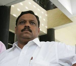 Vinod Tawde Wiki, Age, Caste, Wife, Children, Family, Biography - WikiBio