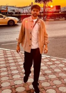 Love Kataria (YouTuber) Wiki, Age, Girlfriend, Family, Biography & More ...