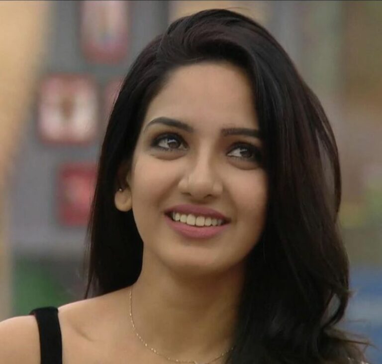 Pavani Reddy Wiki, Age, Husband, Family, Biography & More - WikiBio