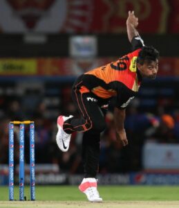 Praveen Kumar (Cricketer) Wiki, Height, Age, Wife, Children, Family ...