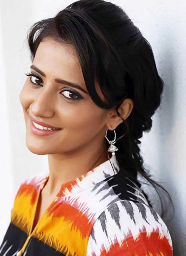 Rutuja Shinde Wiki, Age, Husband, Family, Biography & More - WikiBio