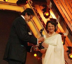 Tanuja Wiki, Age, Husband, Children, Family, Biography & More - WikiBio