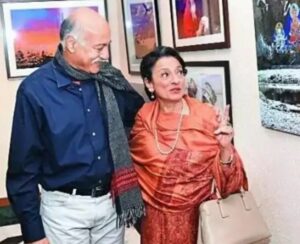 Tanuja Wiki, Age, Husband, Children, Family, Biography & More - WikiBio