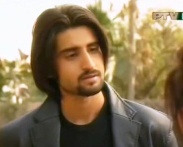 Aagha Ali Wiki Height, Age, Wife, Family, Biography & More - WikiBio