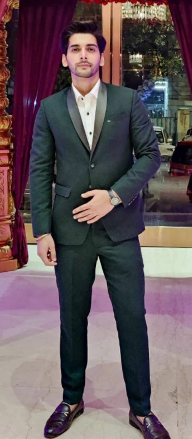 Akshit Sukhija Wiki, Age, Height, Family, Biography & More - WikiBio