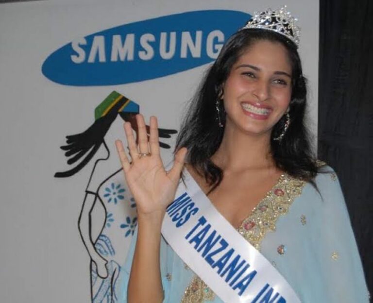 Richa Adhia Wiki, Age, Husband, Family, Biography & More - WikiBio