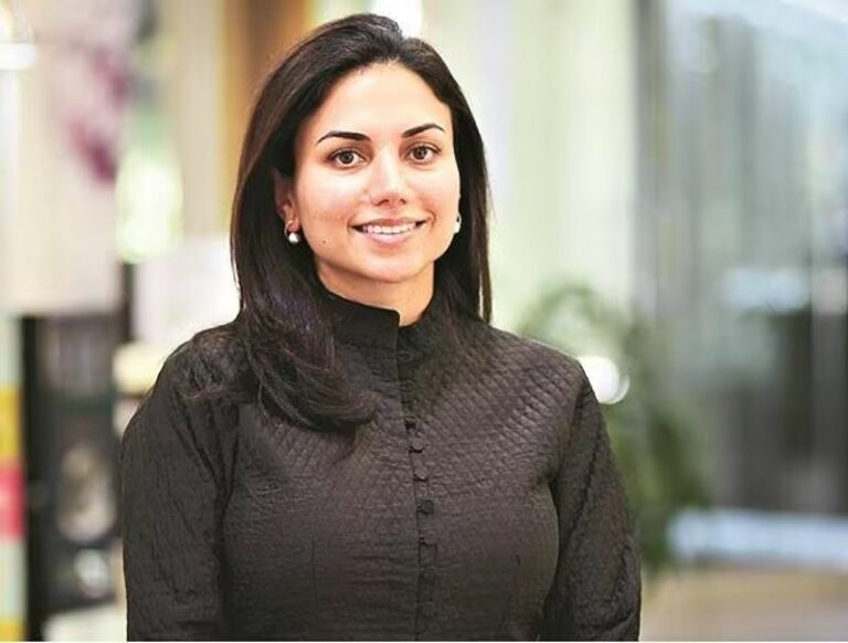 Smita Crishna-Godrej Wiki, Age, Height, Husband, Family, Biography ...