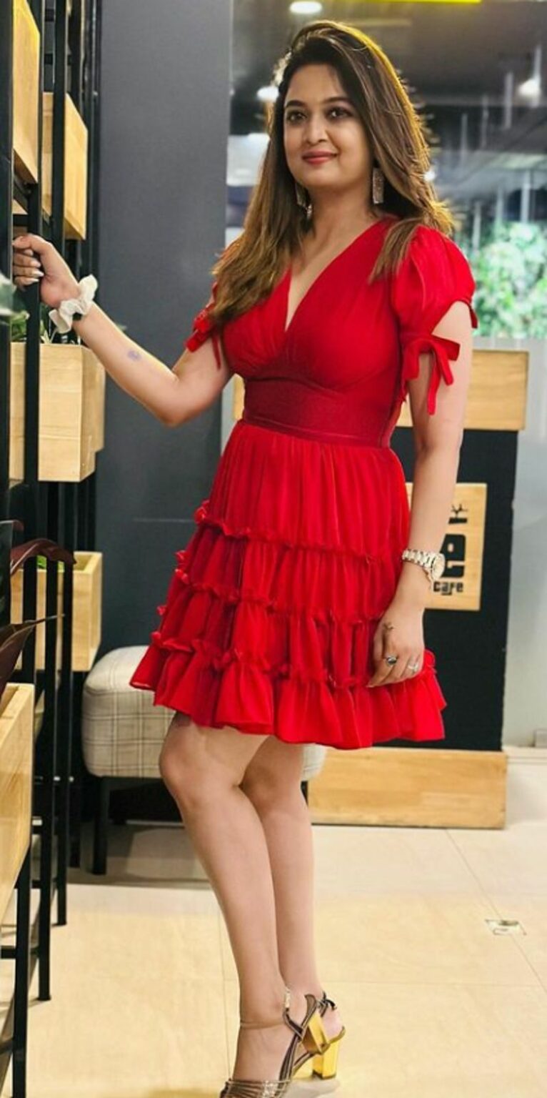 Soundarya Bala Nandakumar Wiki, Age, Husband, Family, Biography & More ...