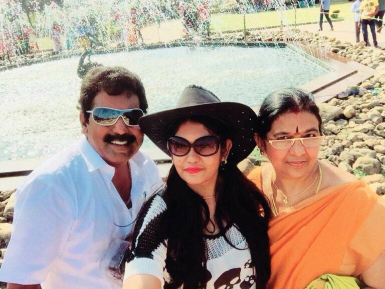 Sruthi Shanmuga Priya Wiki, Height, Age, Husband, Family, Biography ...