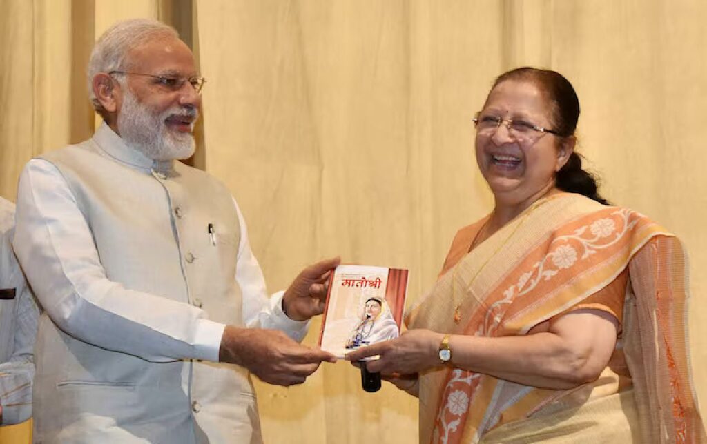 Sumitra Mahajan Wiki, Age, Husband, Children, Family, Biography & More ...