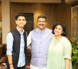 Dharmendra Pradhan Wiki, Age, Caste, Wife, Children, Family, Biography ...