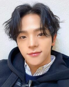 Kim Woo-jin Wiki, Age, Wife, Family, Biography & More - WikiBio