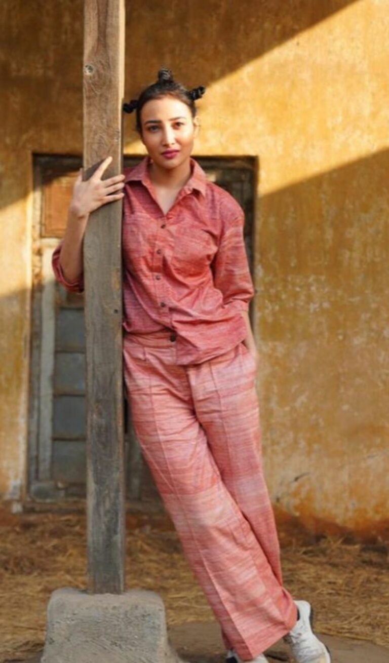 Nalini Negi Wiki, Height, Age, Boyfriend, Husband, Family, Biography ...