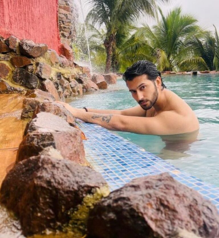 Namish Taneja Wiki, Age, Girlfriend, Wife, Family, Biography & More ...