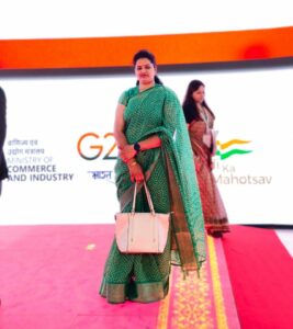 Neeru Yadav (Hockey Wali Sarpanch) Wiki, Age, Husband, Family ...