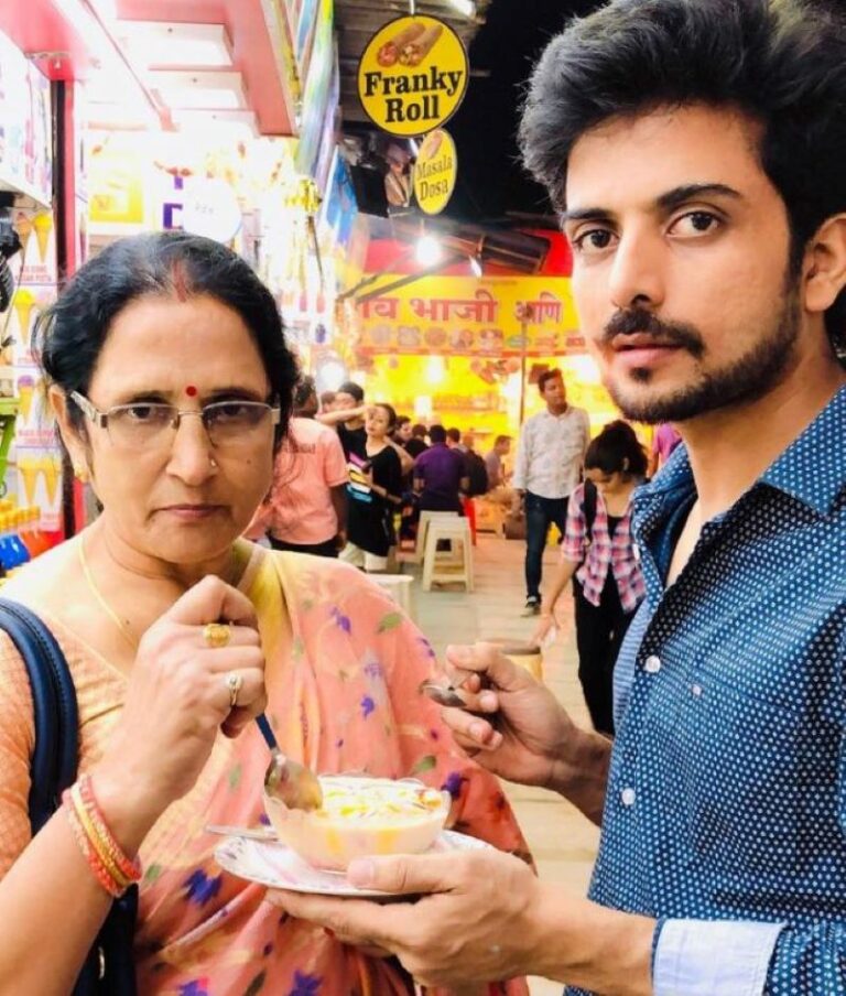 Yogendra Vikram Singh Wiki, Age, Girlfriend, Wife, Family, Biography ...