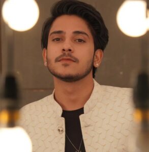 Purav Jha Wiki, Age, Girlfriend, Family, Biography & More - WikiBio