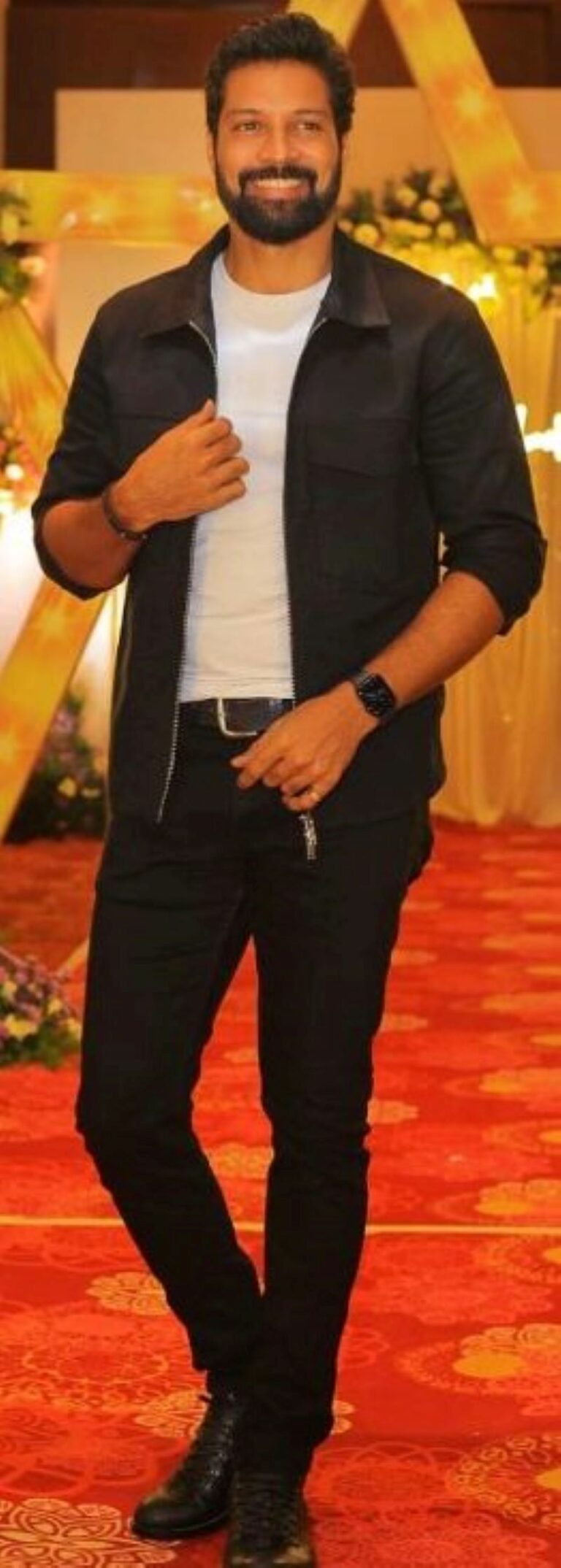 Santhosh Prathap Wiki, Height, Age, Wife, Family, Biography & More ...