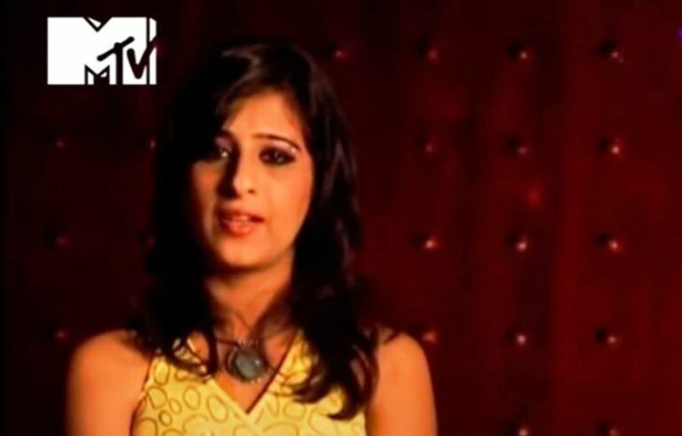 Cheshta Bhagat Wiki, Age, Boyfriend, Family, Biography & More - WikiBio