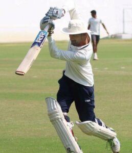 Shubham Dubey (Cricketer) Wiki, Height, Age, Wife, Family, Biography ...