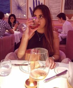 Tannaz Davoodi (Animal) Wiki, Height, Age, Boyfriend, Family, Biography ...