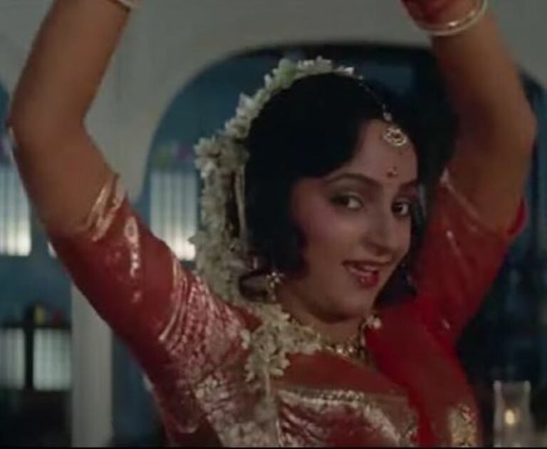 Upasana Singh Wiki, Height, Age, Husband, Children, Family, Biography ...