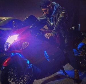 Umair Jaswal Wiki, Height, Age, Girlfriend, Wife, Children, Family, Biography & More - WikiBio