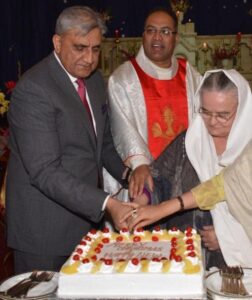 Qamar Javed Bajwa Wiki, Age, Caste, Wife, Children, Family, Biography ...