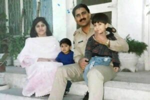 Qamar Javed Bajwa Wiki, Age, Caste, Wife, Children, Family, Biography & More - WikiBio