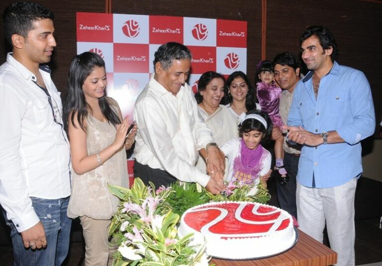 Zaheer Khan Wiki, Height, Age, Girlfriend, Wife, Children, Family ...