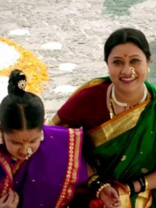 Suchitra Bandekar Wiki, Age, Husband, Children, Family, Biography ...