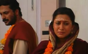 Suchitra Bandekar Wiki, Age, Husband, Children, Family, Biography ...