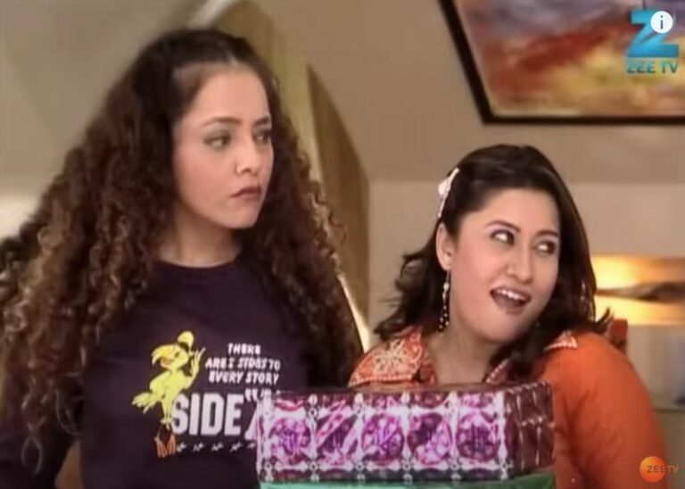Suchitra Bandekar Wiki, Age, Husband, Children, Family, Biography ...